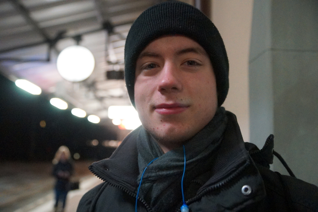 Bahnbenützer zur Jahrhundertabstimmung - Tüüfner Poscht